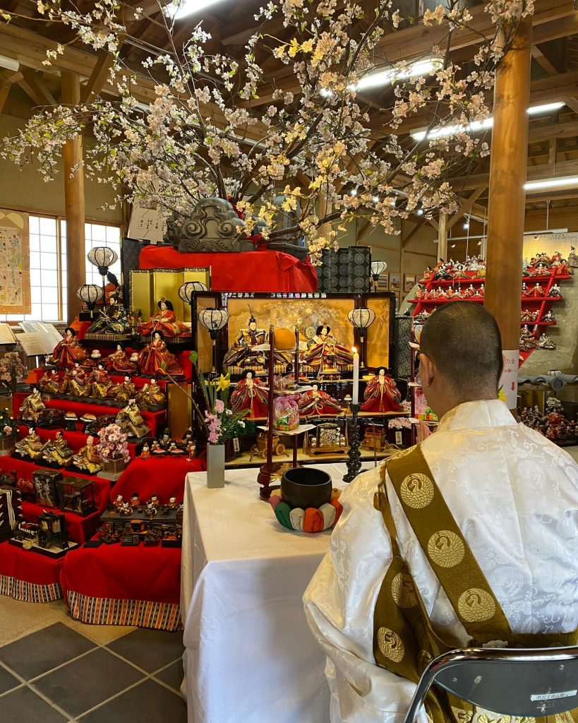 ひな人形の供養 | 瓦とひなまつり